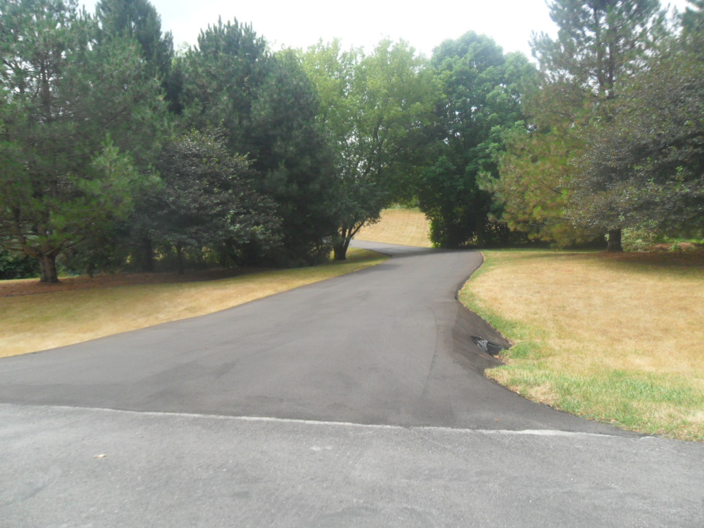 Asphalt Overlay Keeps Driveways Looking Fresh – [CASE STUDY]